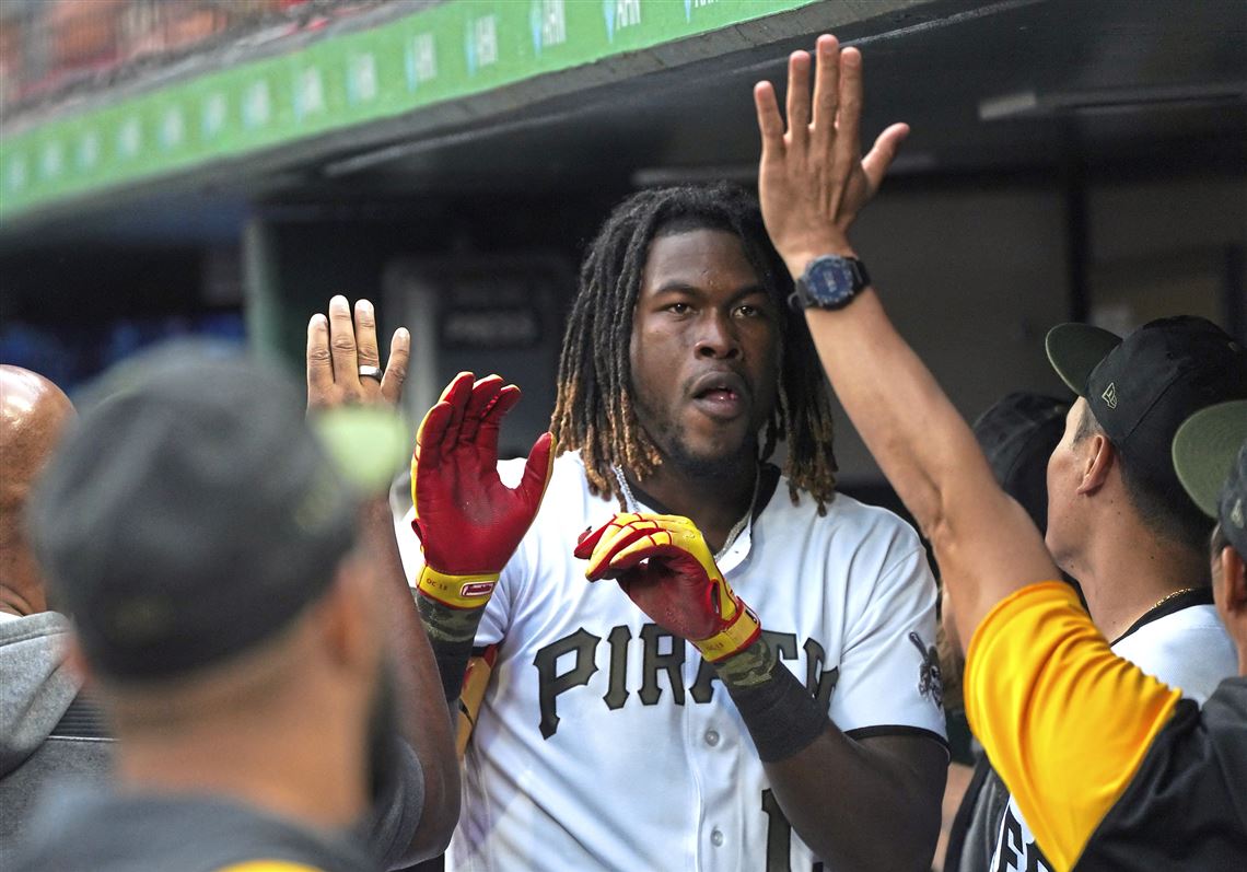 Off The Bat: Oneil Cruz honors namesake — a Yankees legend — with his ...