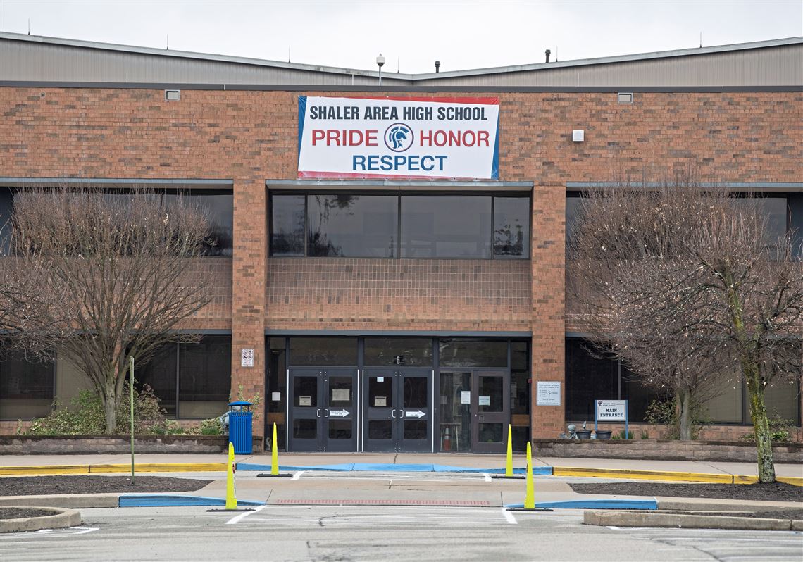 Shaler Area School District redesigns graduation gown with new colors ...