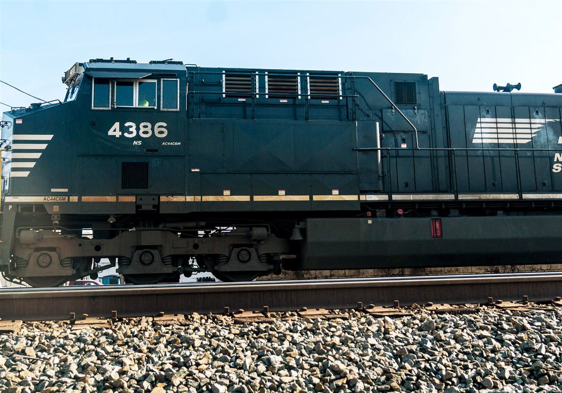 Railroad safety bill passes Senate committee after Norfolk Southern ...