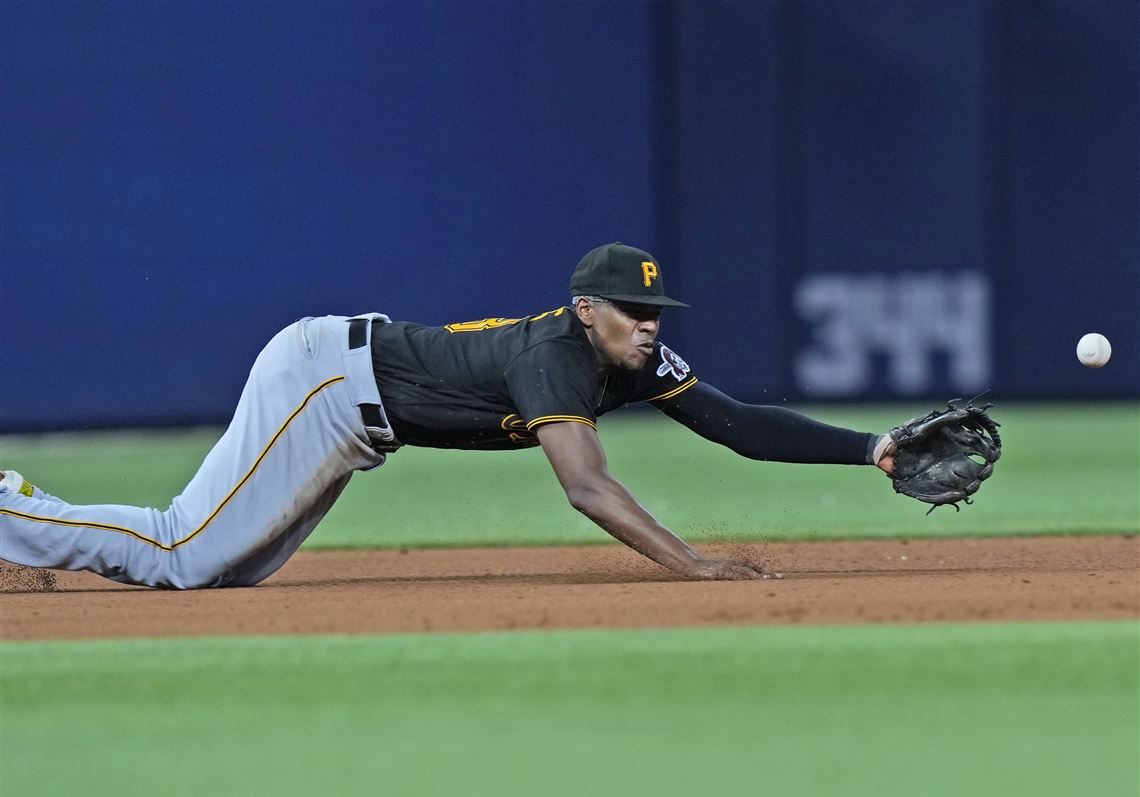 Ke’Bryan Hayes named Fielding Bible Defensive Player of the Year ...
