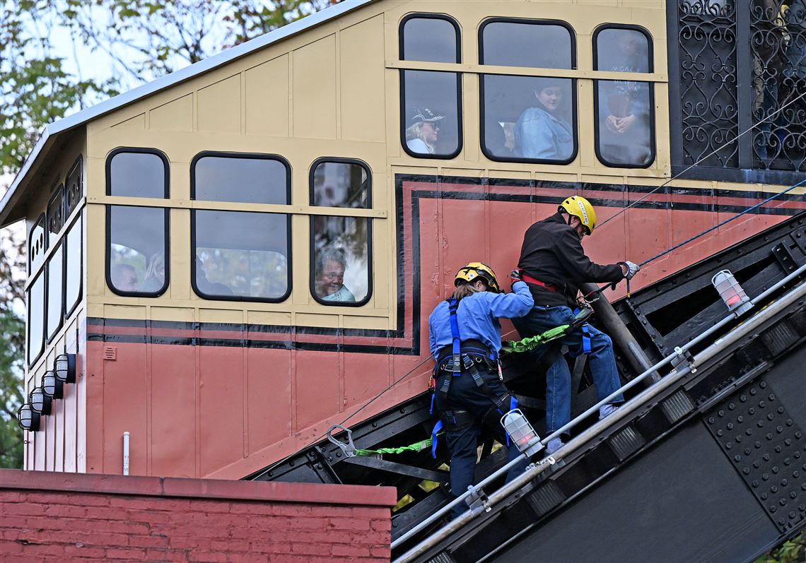 Rescue workers remove passengers from Pittsburgh’s Mon Incline after ...