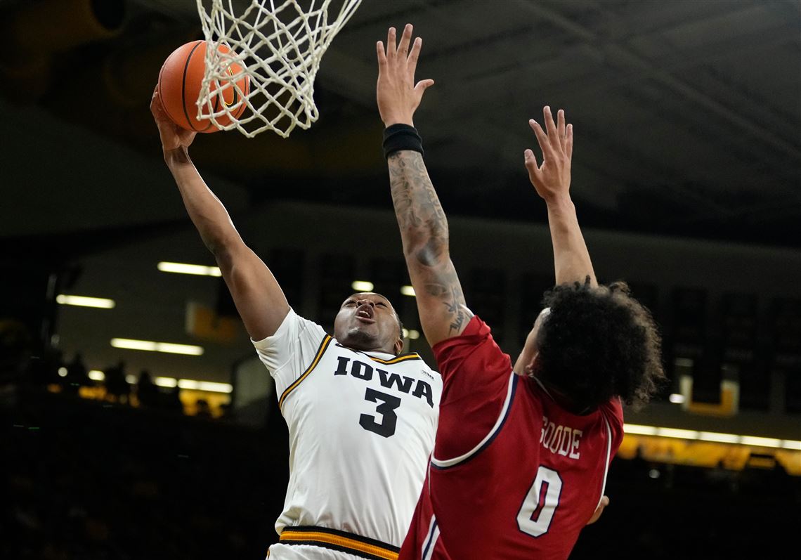 Iowa dominates Robert Morris men's basketball in season opener ...