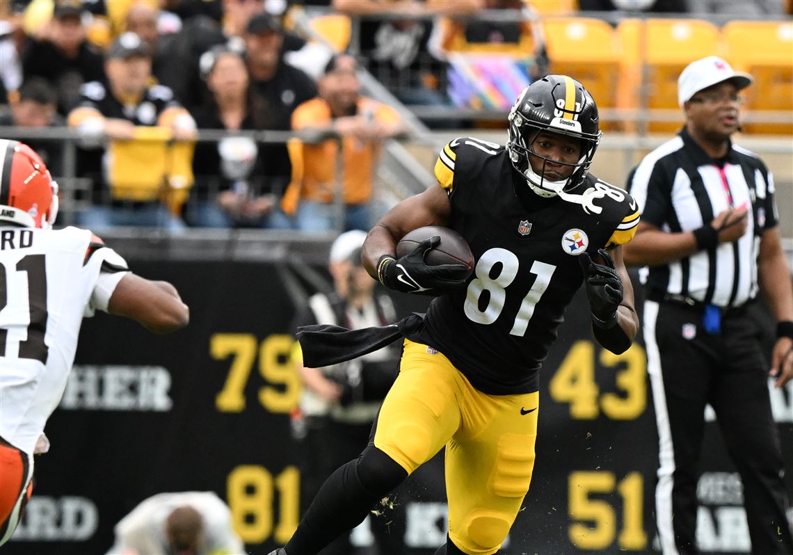 Despite ugly numbers, Steelers TE Jonnu Smith insists he's focused on ...