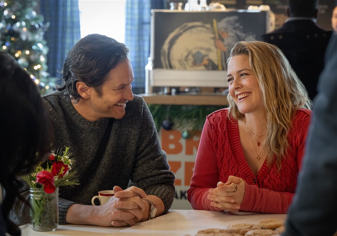 Holiday TV schedule 2025: The classic movies, new specials and so much ...