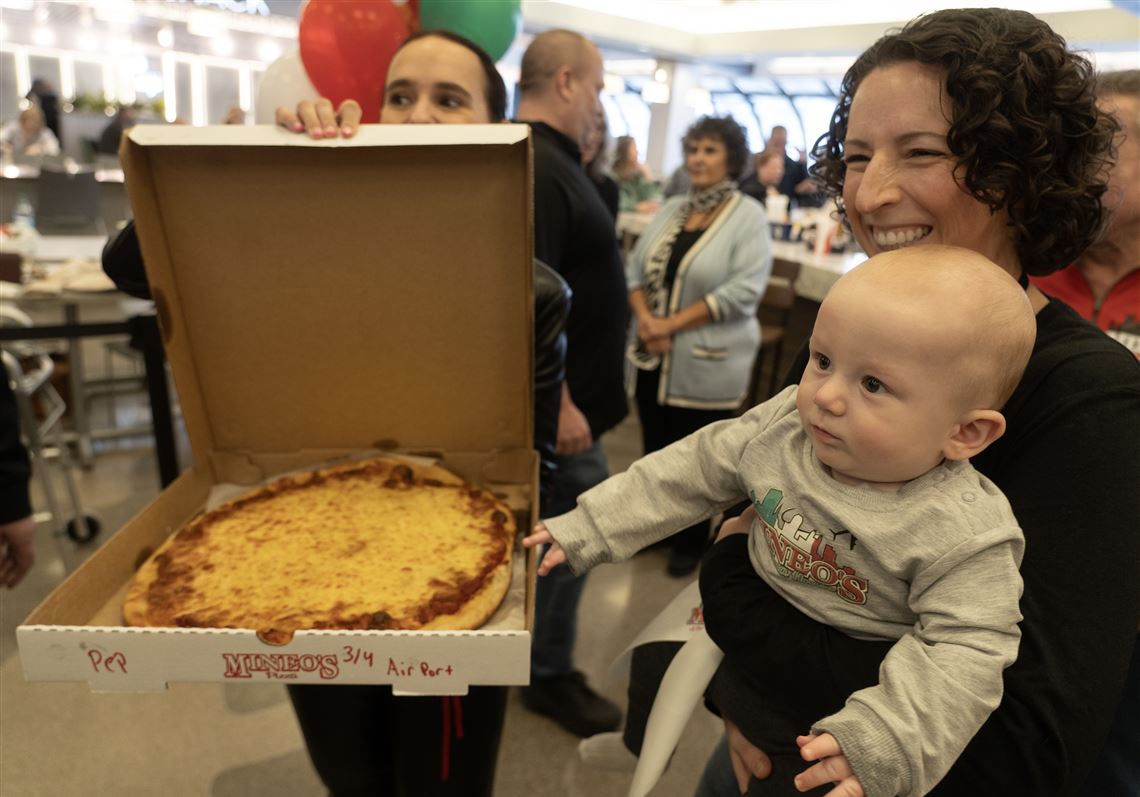 Mineo’s Pizza House opens at Pittsburgh International Airport ...
